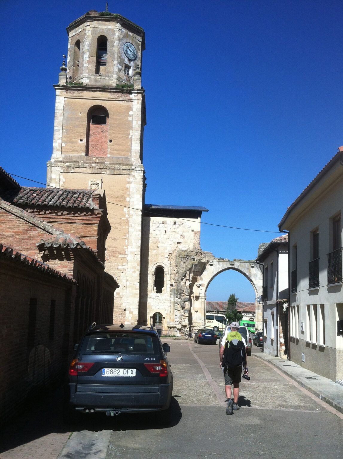 Camino Photo of the Day: the Streets of Sahagún – Pilgrims on the Way
