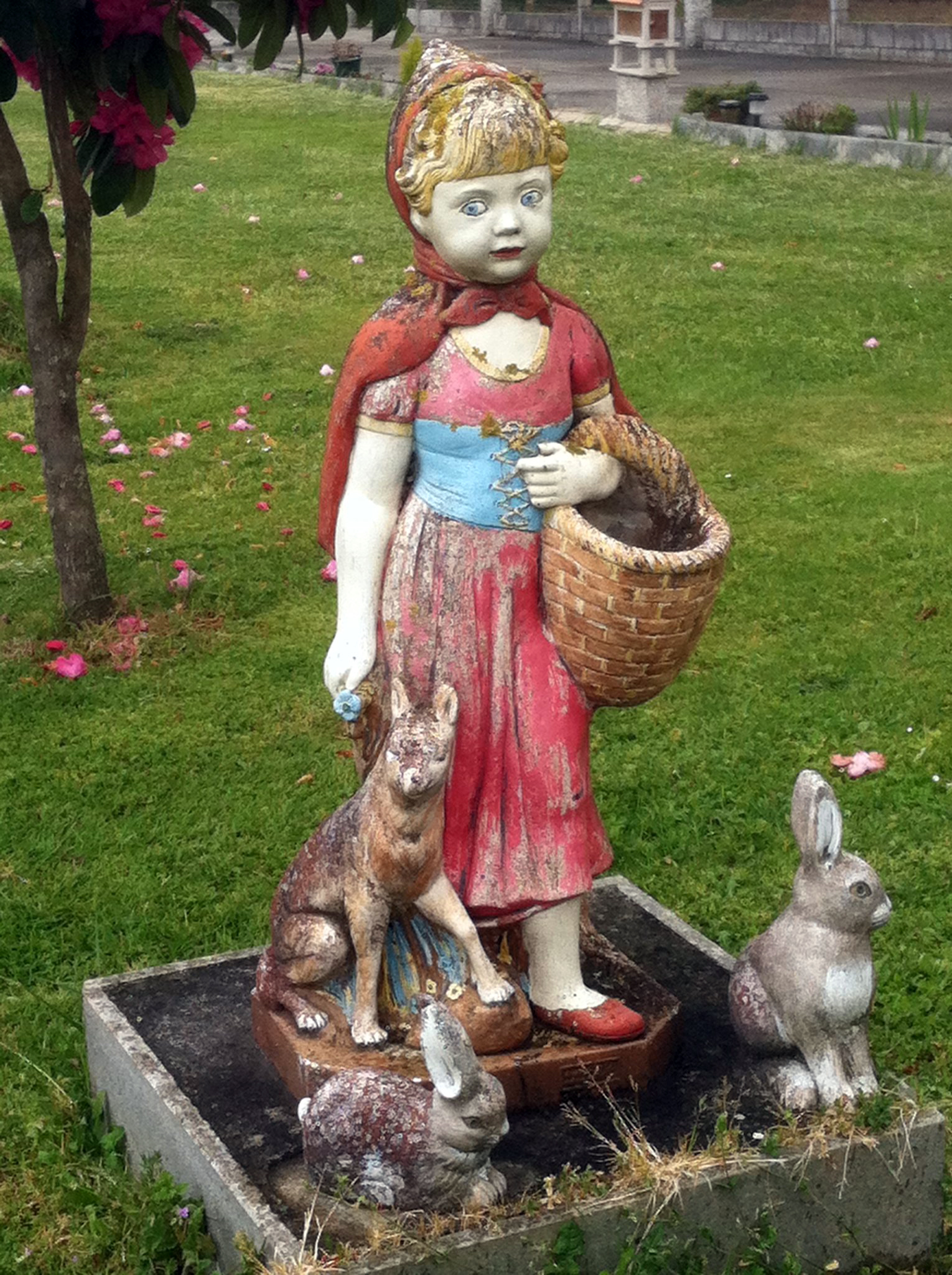 Camino Photo of the Day: Creepy and Surreal – Pilgrims on the Way